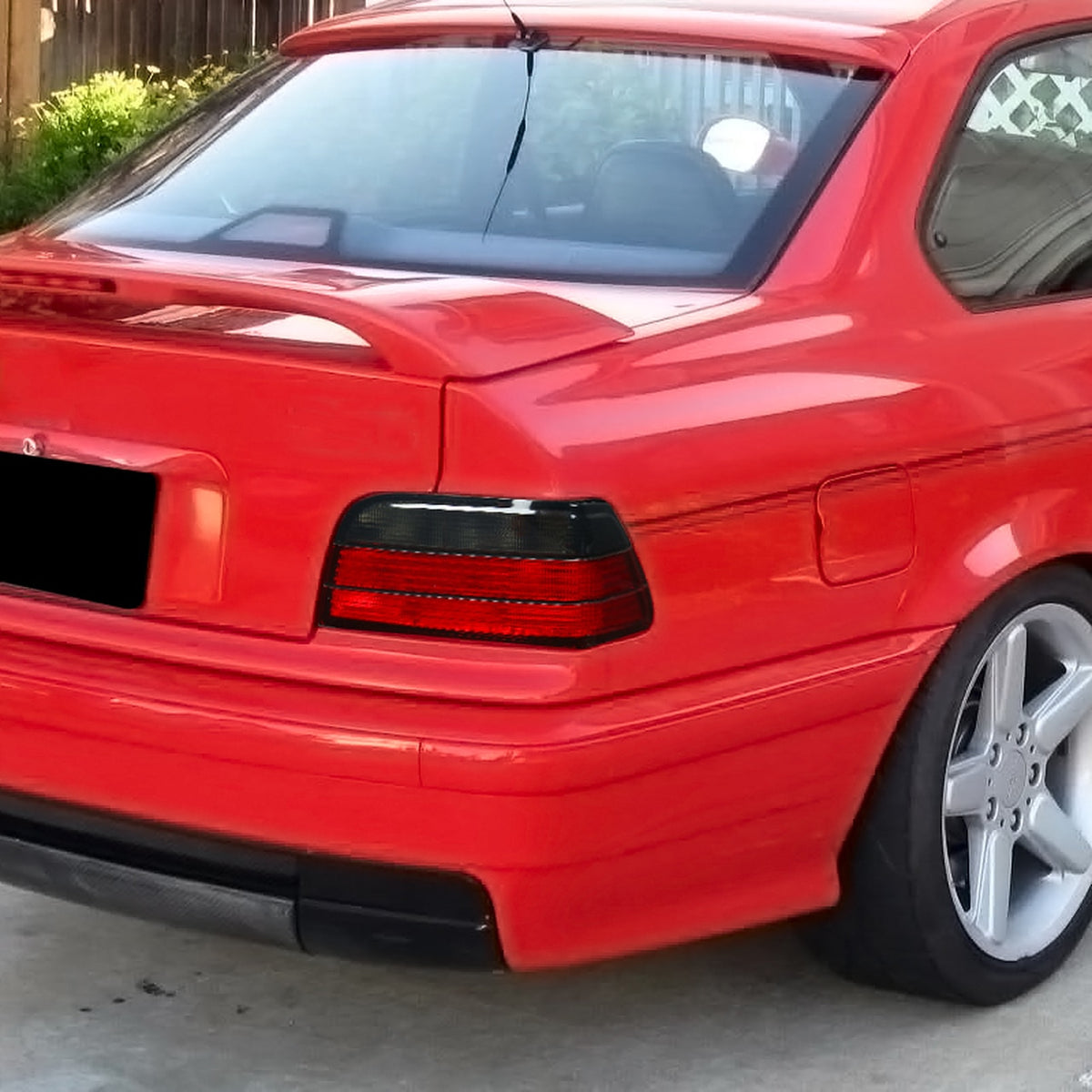 Spec-D Tail Lights BMW 318i 325i 328i E36 Coupe (1992-1998) Red Tint