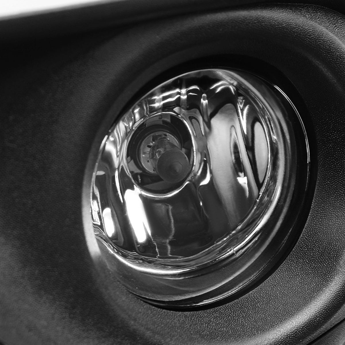 Spec-D OEM Fog Lights Nissan Versa Sedan (2015-2017) Chrome Housing