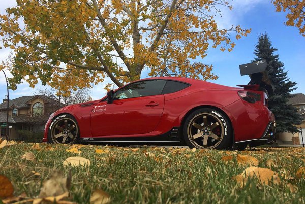 MST MT01 Wheels (18x8.5 5x114.3) +35 Offset
